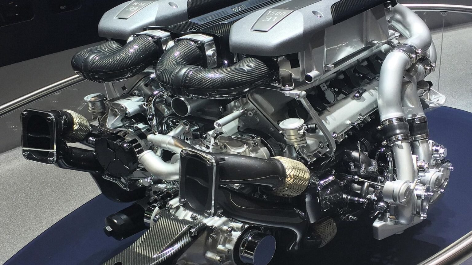 V8 vs. V6 Engines: Key Differences and Performance Comparison